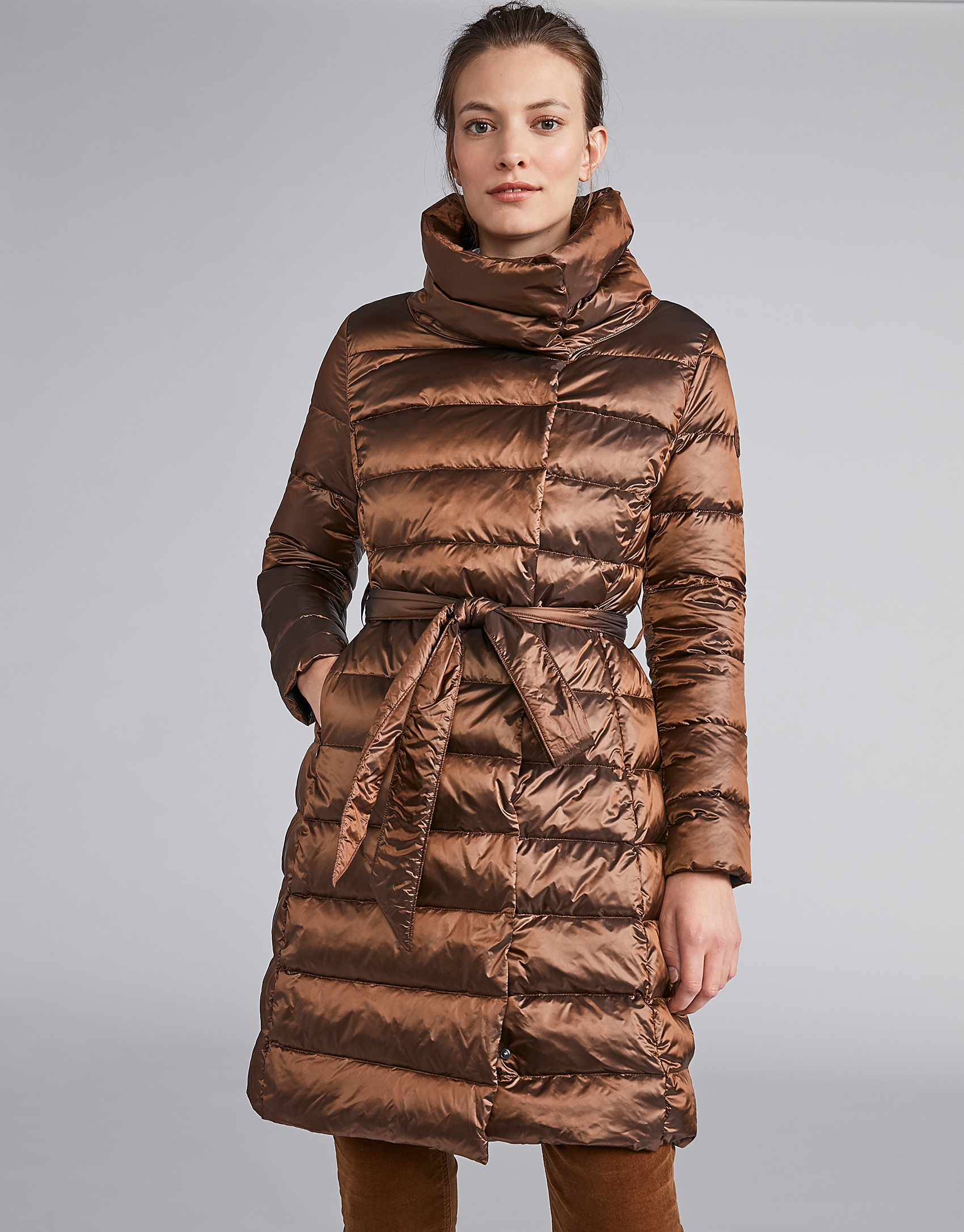 Coffee-colored long ski jacket with belt | Roberto Verino