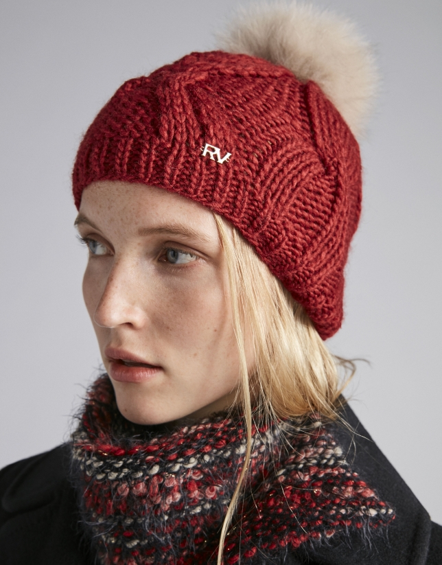 Red wool knit cap - Woman - AW2018 | Roberto Verino